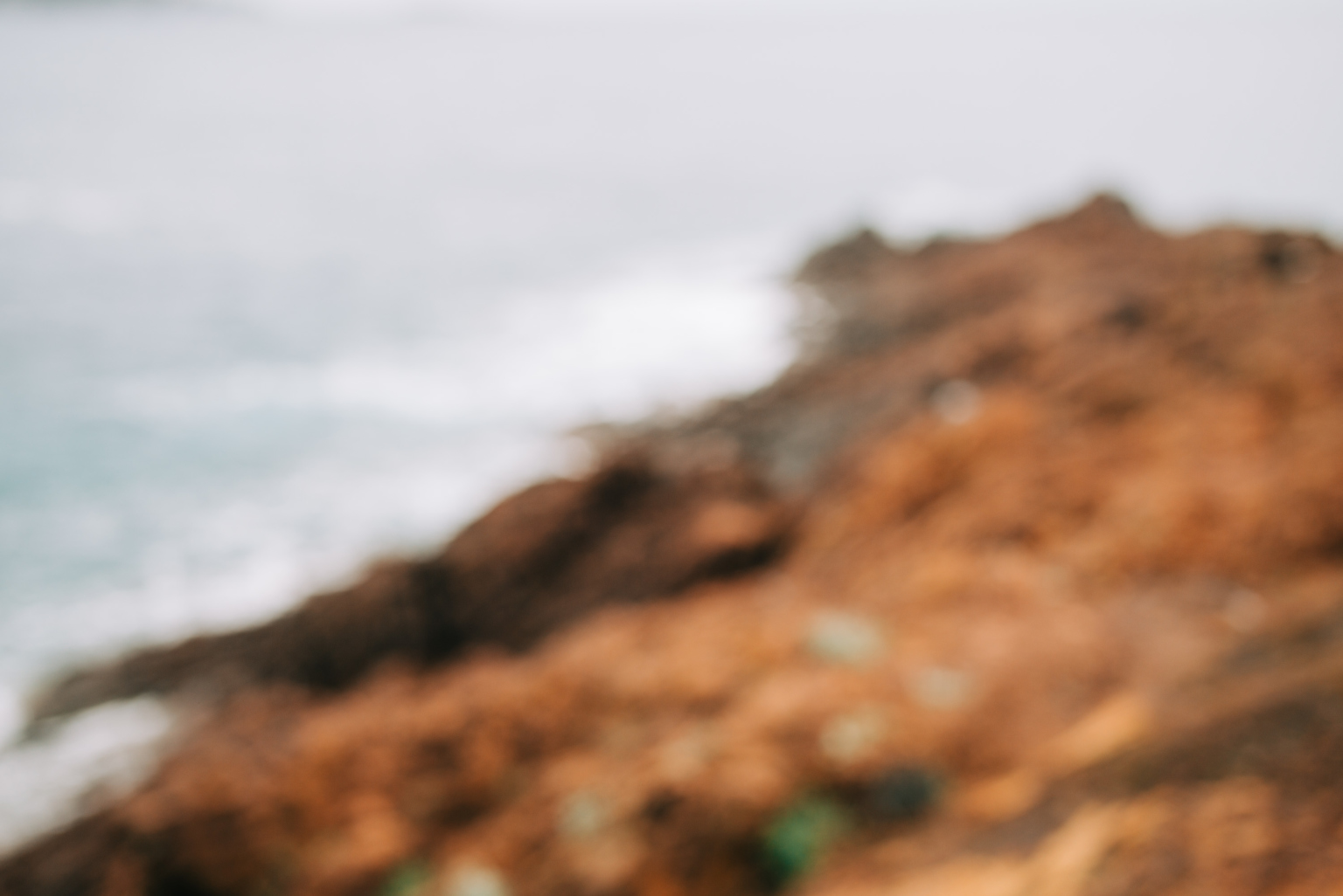 2020 10 | LES ROCHES ROUGES, FRANCE | living on a beach | by eric röttinger