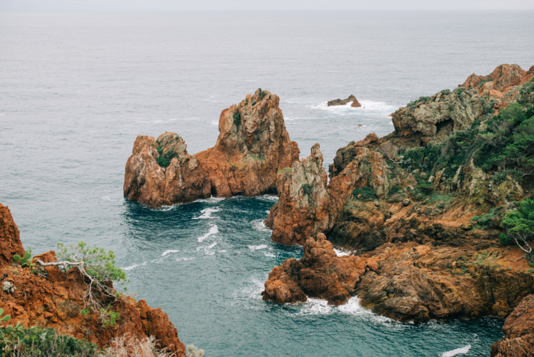 2020 10 | LES ROCHES ROUGES, FRANCE | living on a beach | by eric röttinger
